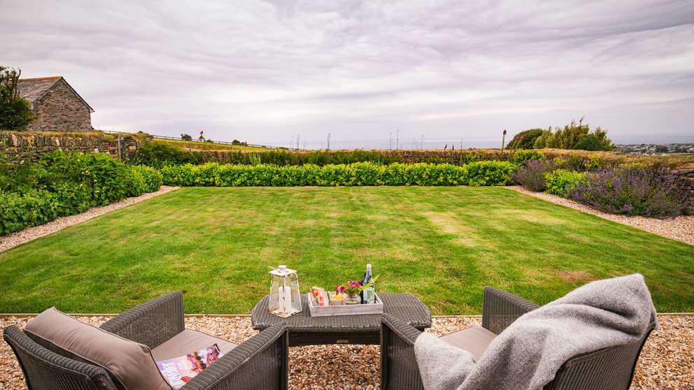 Enjoy boutique luxury at Roundhouse - Trebarwith Strand.