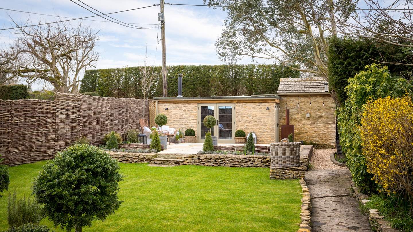 Enjoy boutique luxury at Laurel Cottage - Southrop.