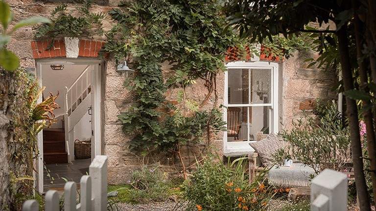 Enjoy boutique luxury at Seven Stippy Stappy - St Agnes.